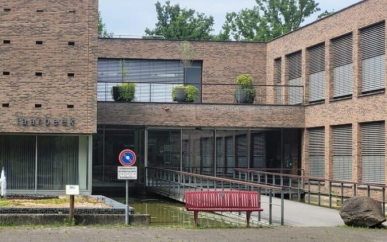 Beek en Donk | Verwaarloosde auto aangetroffen – Omroep PeelRand